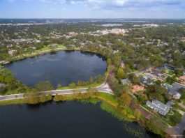 Stunning estate on Lake Ivanhoe asking over a million dollars - Bungalower